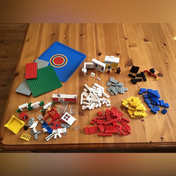 Lego | Toys | Lego Lot Misc Pieces Minifigures Doctor Office Windows ...